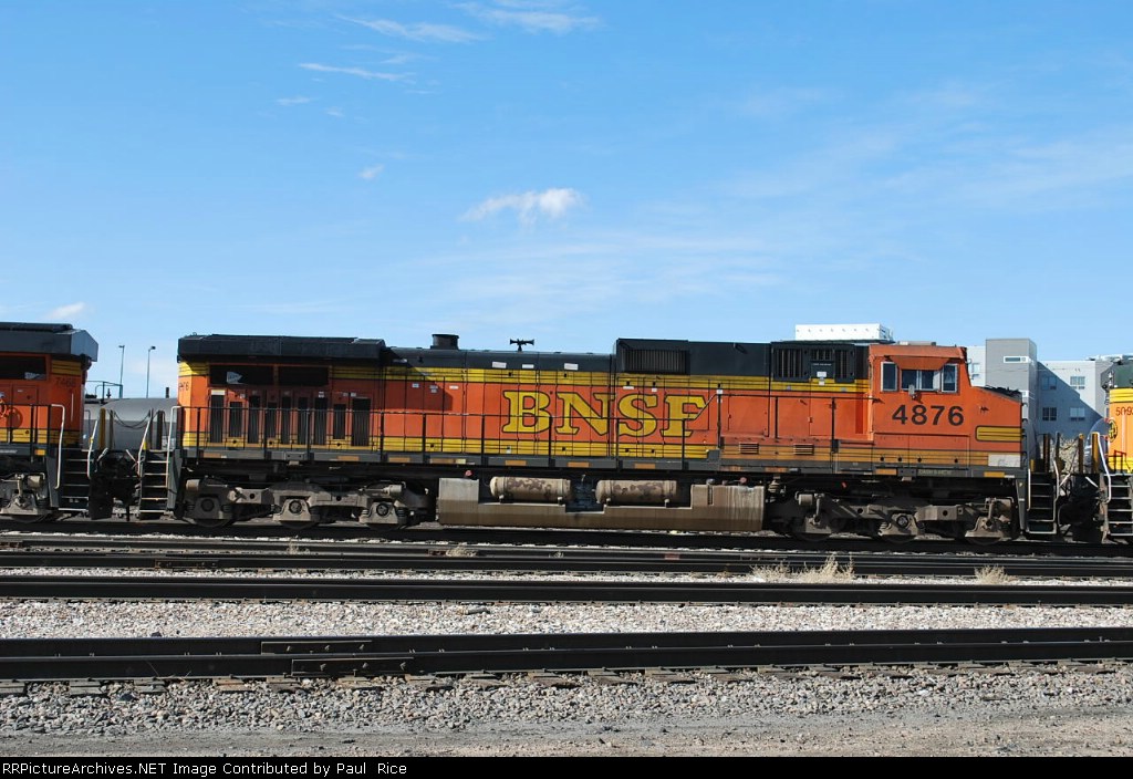 BNSF 4876